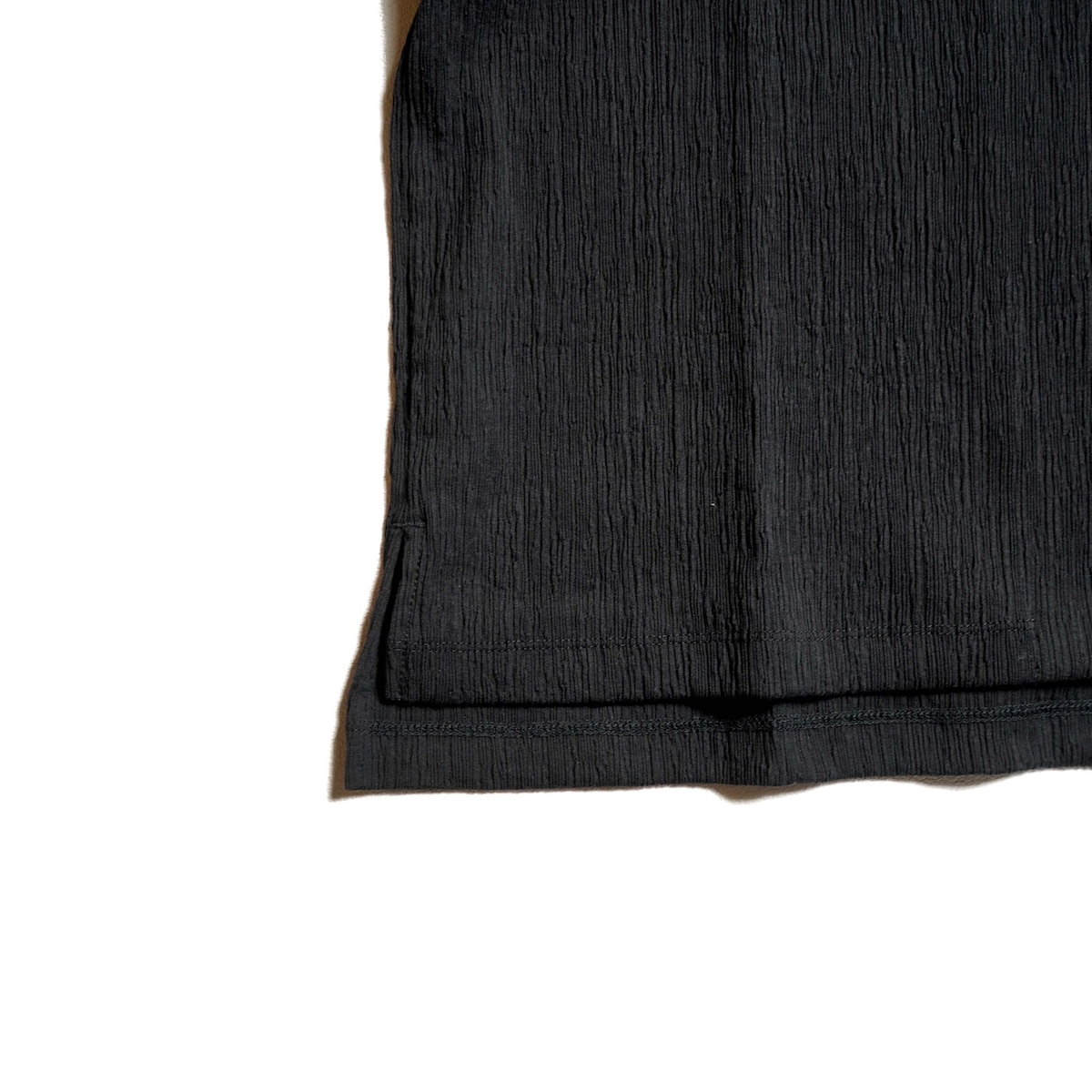 CURLY&Co. / STRIPE CRAPE SHIRT (Black)