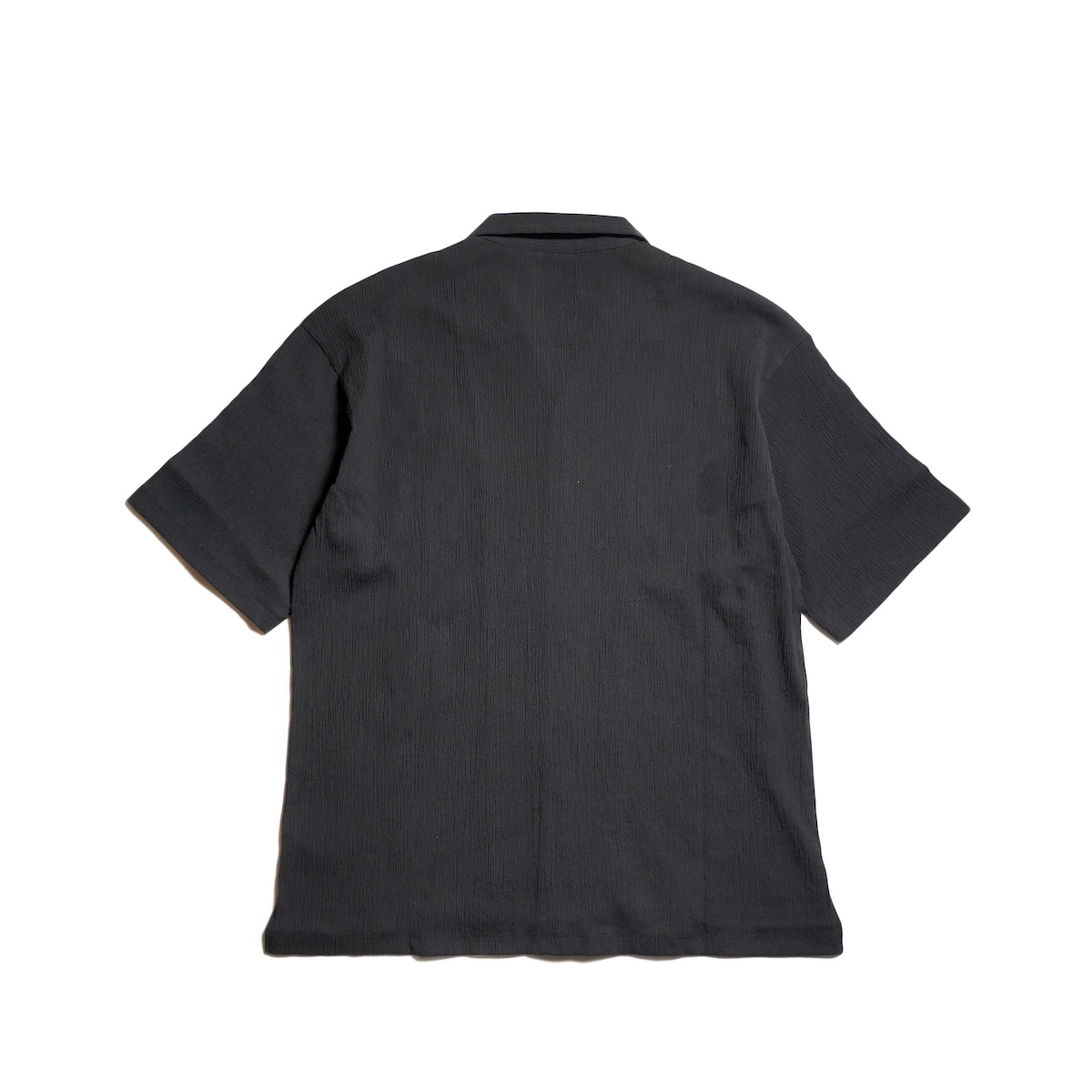 CURLY&Co. / STRIPE CRAPE SHIRT (Black)